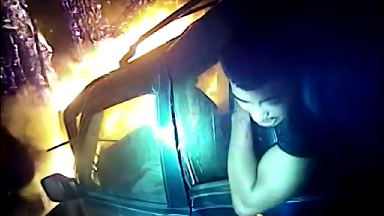 Its Gonna Blow Up Hero Cop Saves Man From Burning Car Fox News Video