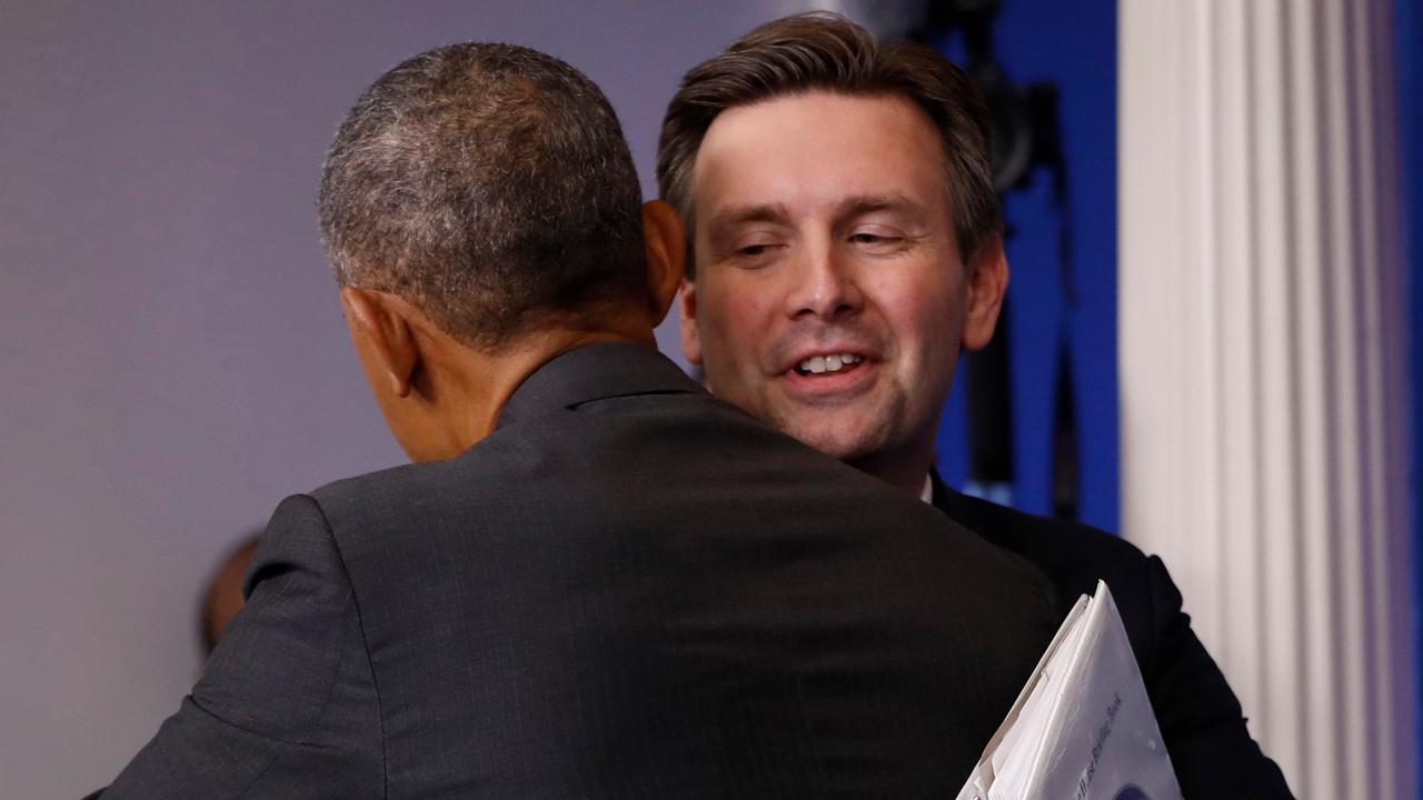 Obama pays tribute to Press Secretary Earnest in final briefing | Fox News