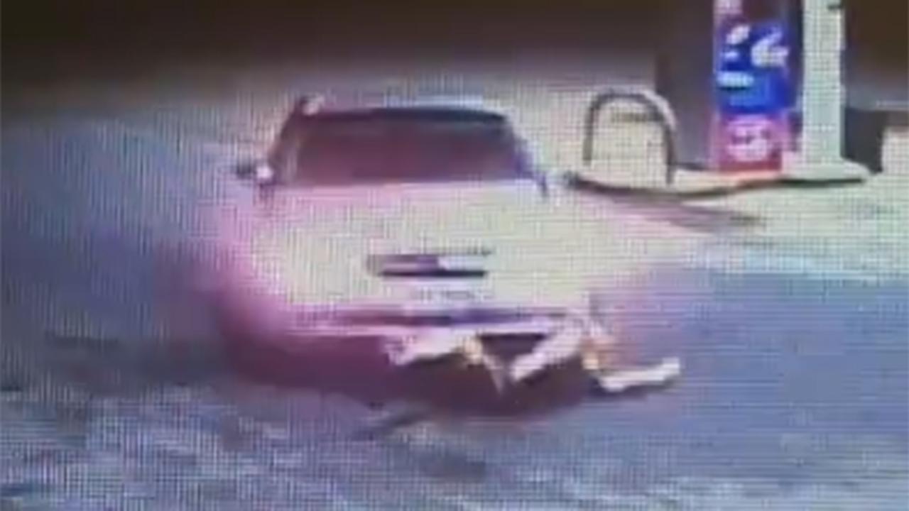 Man steals car, runs over owner when fleeing | Fox News Video