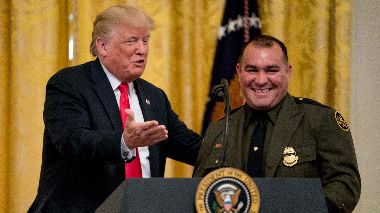 President Trump honors border agents as heroes | Fox News Video