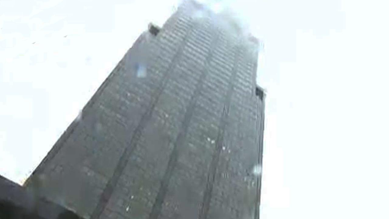 Midtown Manhattan sidewalk becomes staging area after helicopter crash ...